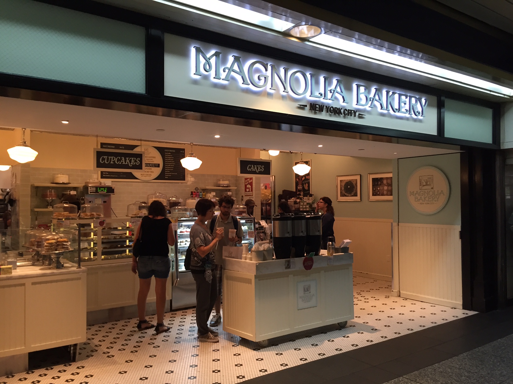 Cupcakes in the City – Magnolia Bakery – A Sprinkle of Life